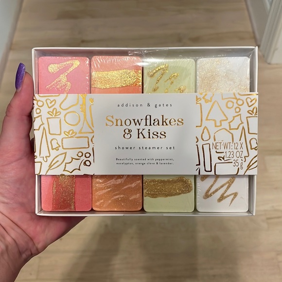 addison & gates | Bath & Body | Nib Addison Gates Snowflakes Kiss ...
